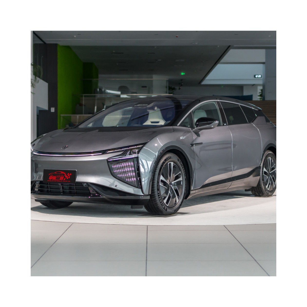 HiPhi X 's Ultimate 4-Seat Luxury SUV with 550km NEDC Range and Max Speed of 200km/h